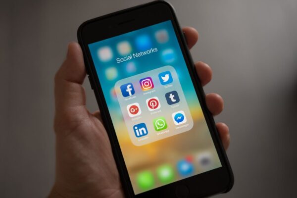 Disordered Eating Behaviours in Teen Social Media Users | Australian ... Disordered Eating Behaviours in Teen Social Media Users | Australian ...